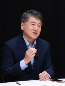 누가 ‘데드락 브레이커(deadlock breaker)’가 될 것인가